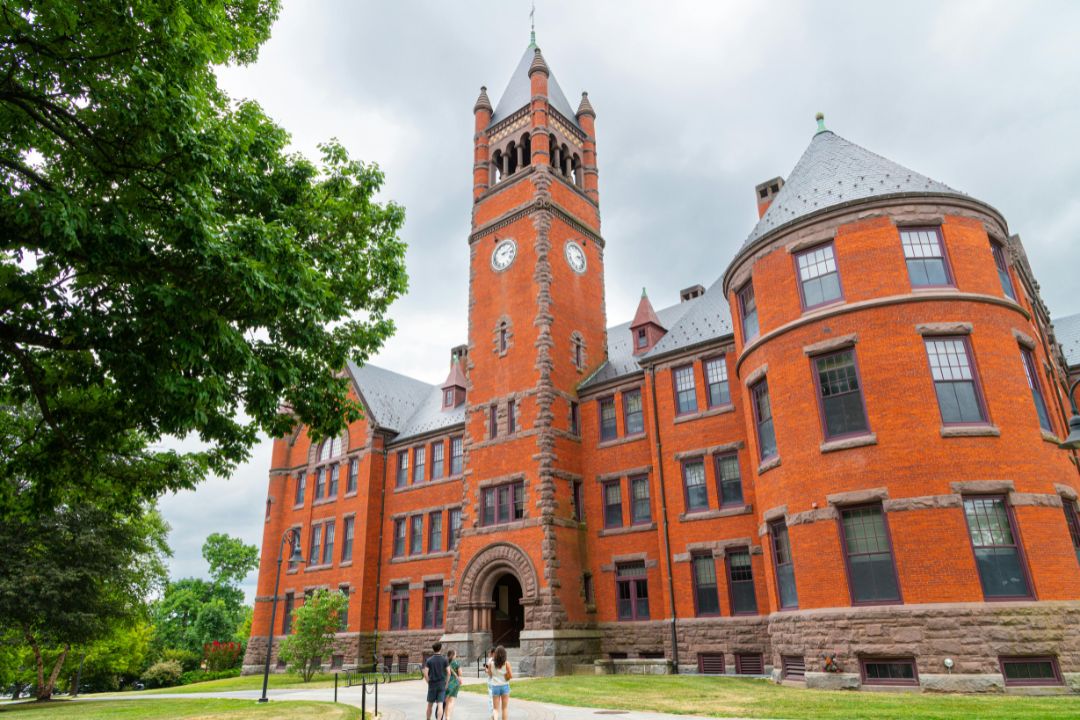 Choosing a College Based on Your Long-Term Goals | IvyBound Consulting